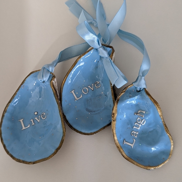 Hand Crafted | Accents | Set Of 3 Handcrafted Oyster Shells Live Love ...